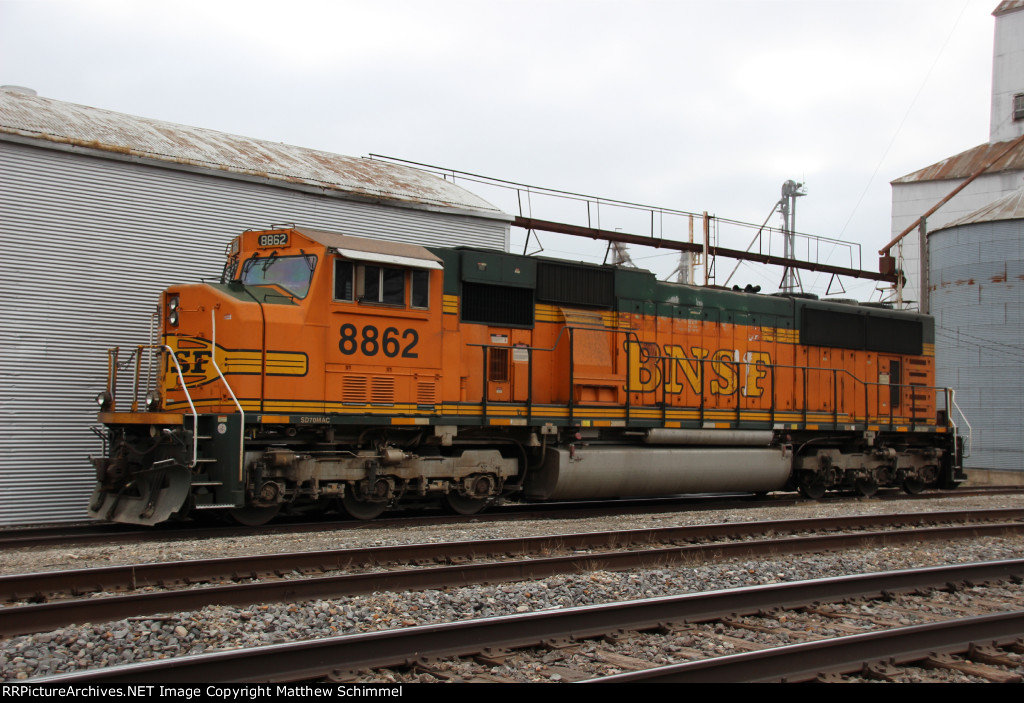 BNSF 8862